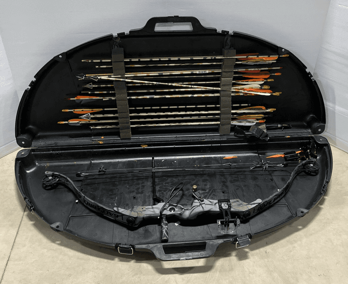 Jennings Gale Force bow with arrows, 50"W, nice - Albrecht Auction Service