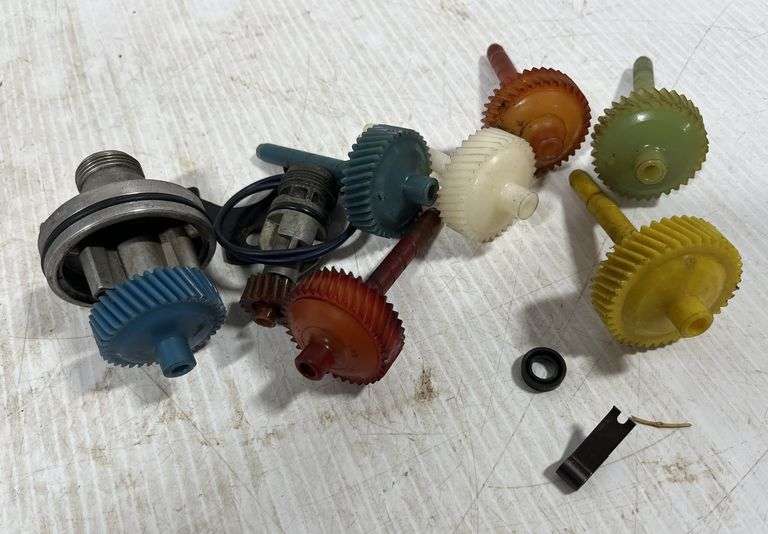 (8) GM Speedometer gears for transmission tailshaft, for changing ratio ...
