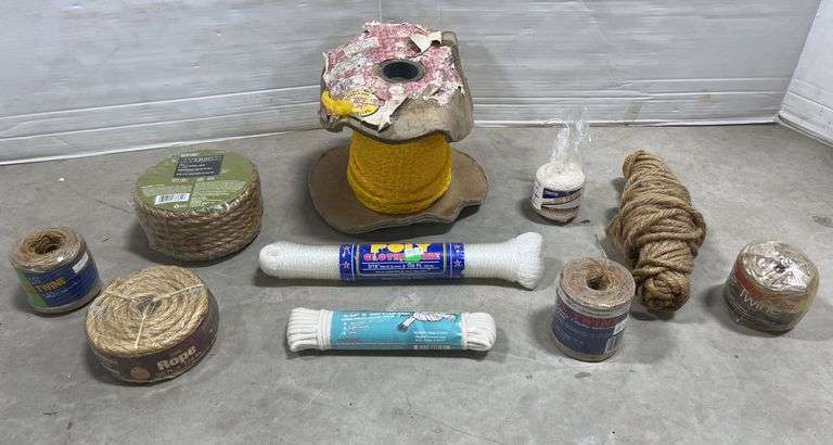 Assorted ropes, comes in various sizes - Albrecht Auction Service