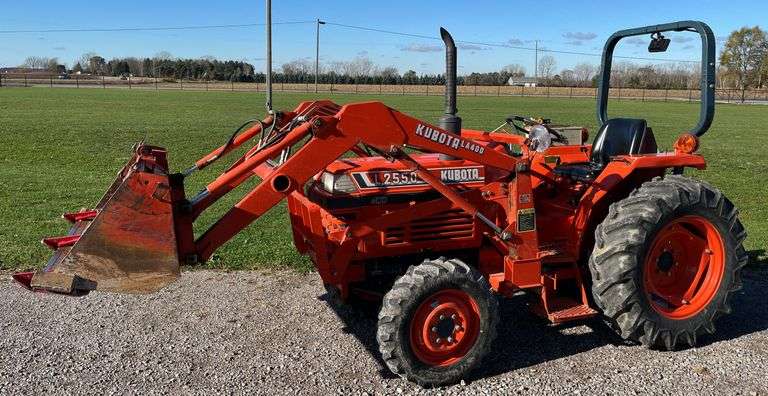 Kubota L2550 Tractor - Albrecht Auction Service