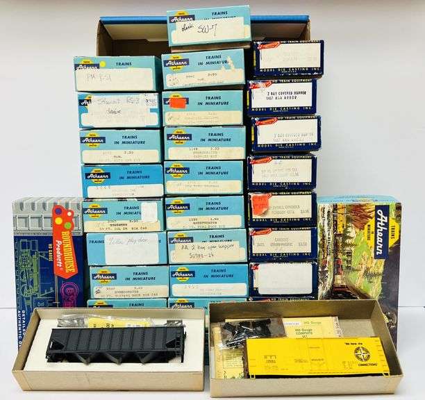 (30) Boxes of older HO train box kits and parts, includes: Athearn and ...