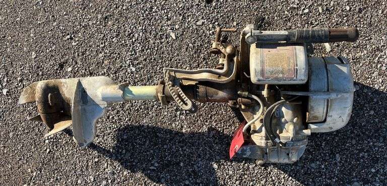 19401 Johnson outboard engine, pulls over easy, needs to be cleaned ...
