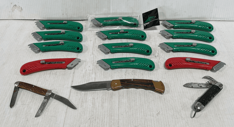 (12) Box cutters, (3) Older pocket knives, up to 5 1/2", all in good ...