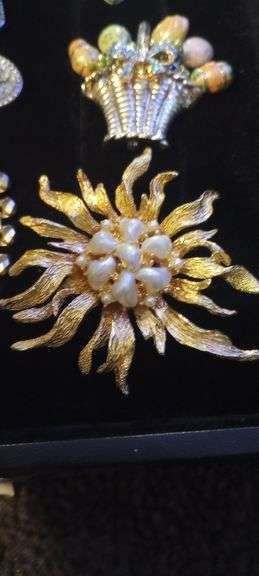 Older highly collectible jewelry with genuine rhodium plated rhinestone ...