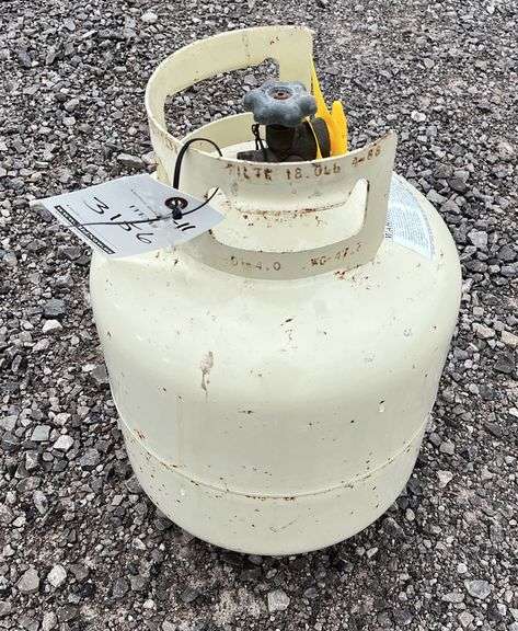 20 lb. Propane tank, has little propane left in it - Albrecht Auction ...
