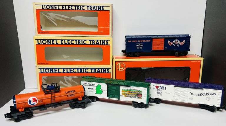 Lionel 6-9486 O-gauge "I Love Michigan" boxcar, Lionel 6-19934 O-gauge ...