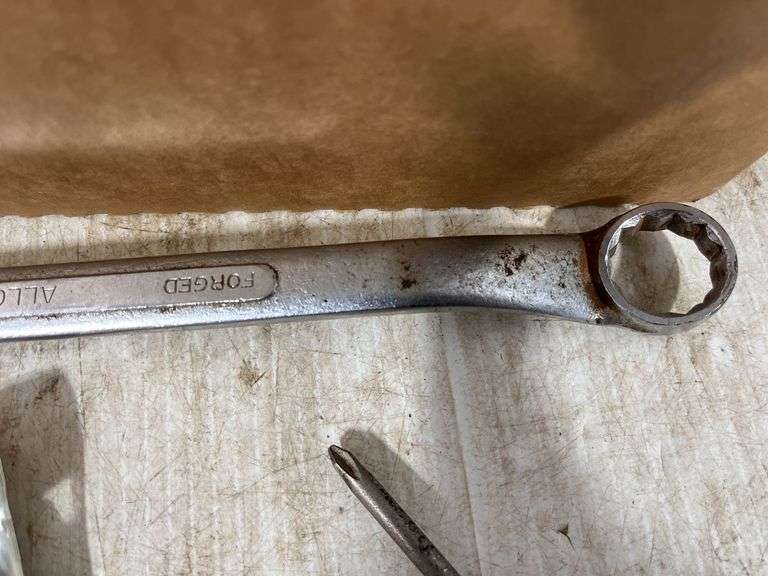 Craftsman tools, wrench set, sockets, screwdrivers, pliers, pipe cutter ...