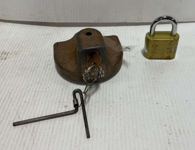 Older Master hitch lock, No. 34, and combo lock - Albrecht Auction Service