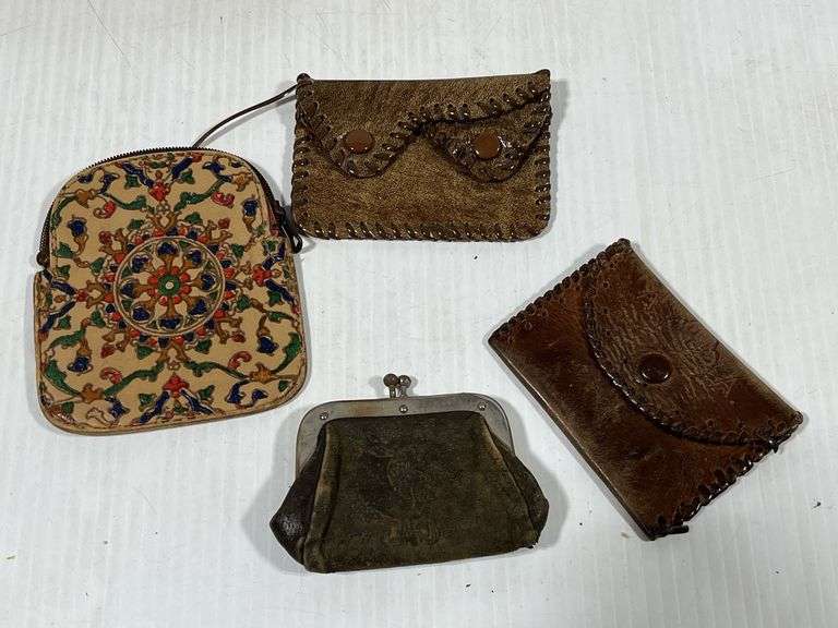 (3) Purses and (4) point purses, up to 12"W, all have wear - Albrecht ...