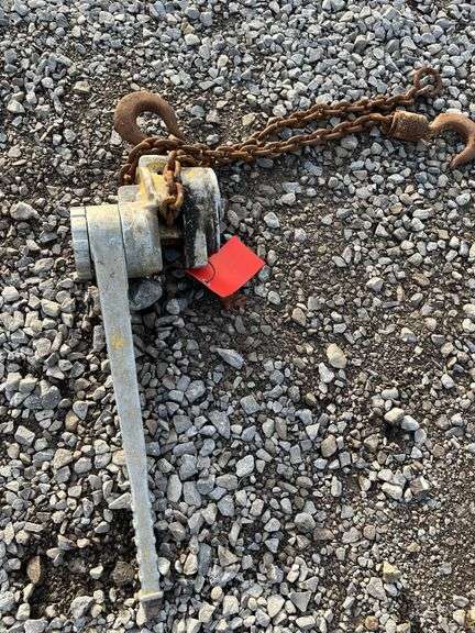 1 1/2-Ton chain fall by Tugit - Albrecht Auction Service