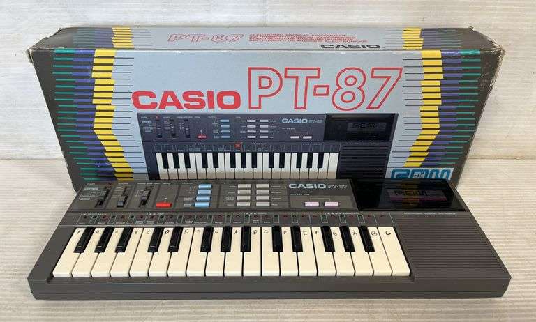 Casio PT-87 keyboard, box- 18"L - Albrecht Auction Service