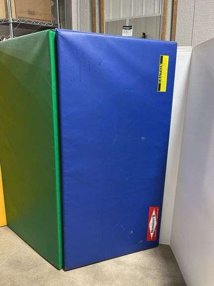 Norberts Tumbl Trak tumbling panel mat, primary colors, 4'W x 1 3/8 ...