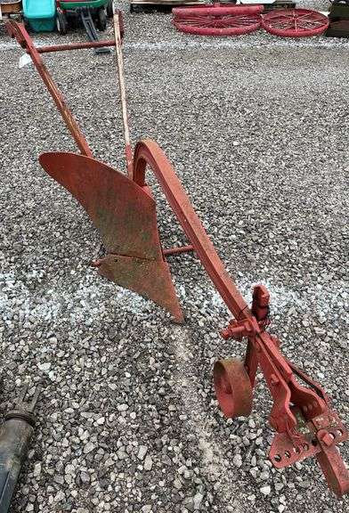 Antique red plow - Albrecht Auction Service