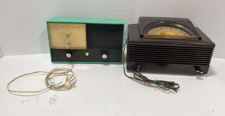 (2) Radios, includes: Philco AM Radio No. 52-940, lights up and works ...