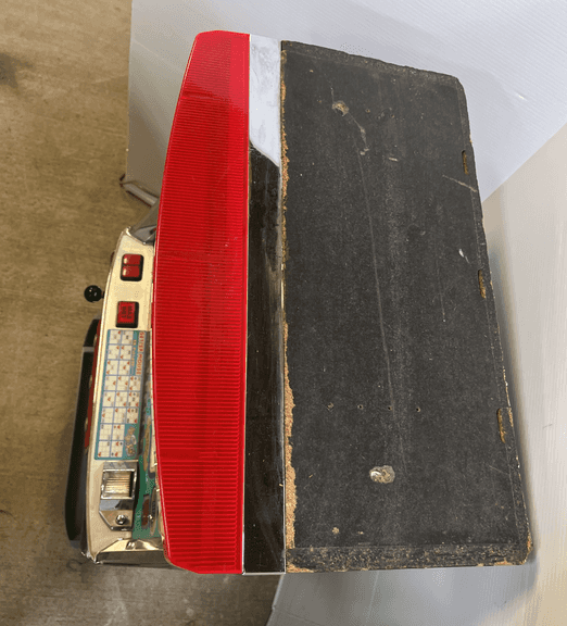 1990's Getter Mouse classic quarter slot machine, 19" x 15" x 32 ...