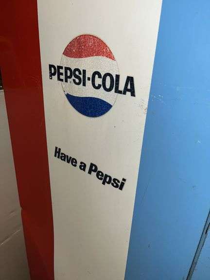 1960s LaCrosse Pepsi Machine - Albrecht Auction Service
