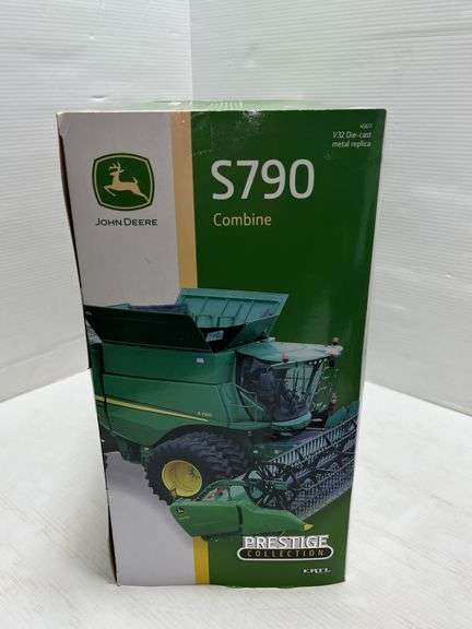 John Deere toy combine, S790 Prestige collection, 1/32 scale, made by ...