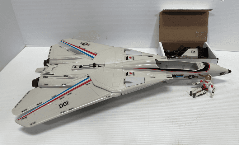 GI Joe combat jet with Ace 0-1 Hoe 1983 Hasbro Action Figure, comes ...