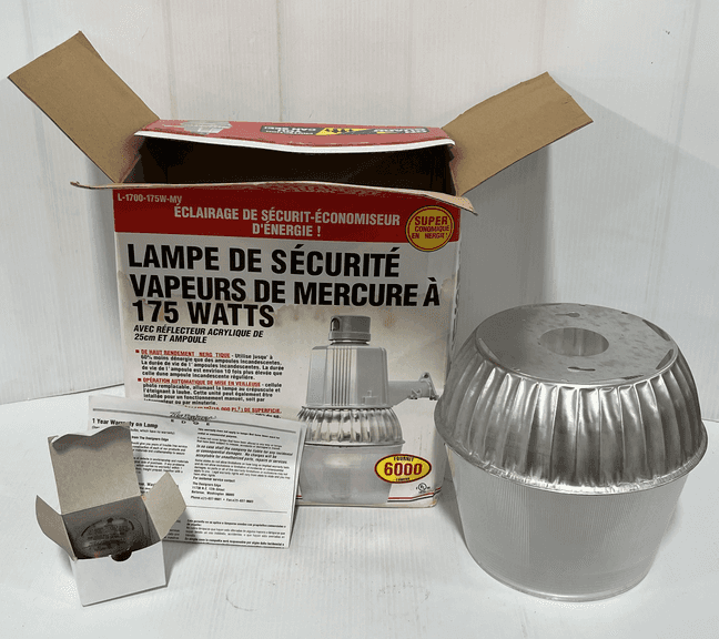 175W Mercury vapor security light, includes 10" acrylic reflector and ...