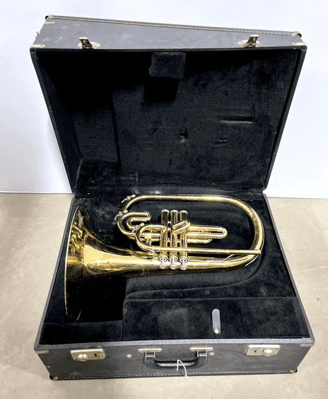 Blessing mellophone with brass lacquer finish, hard case included ...