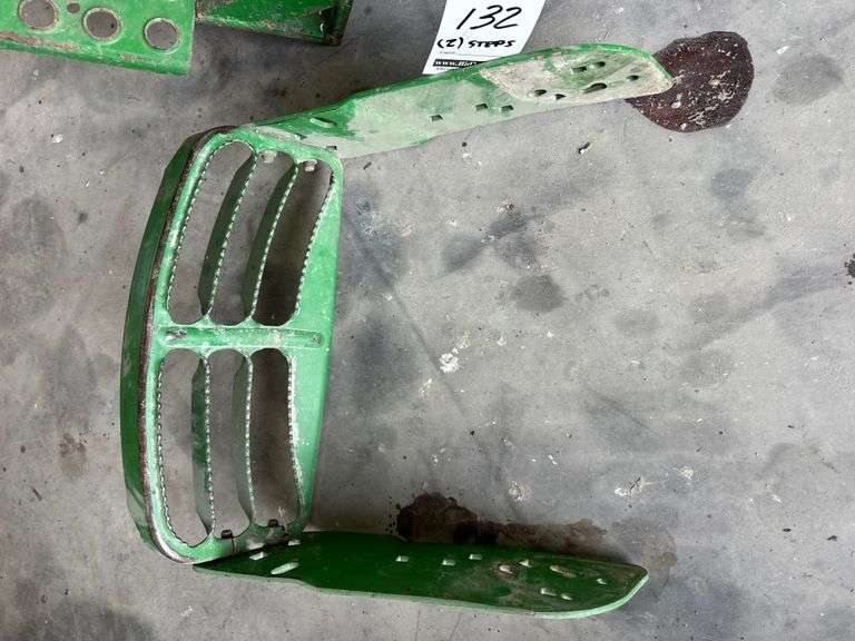 (2)-John Deere Steps - Albrecht Auction Service