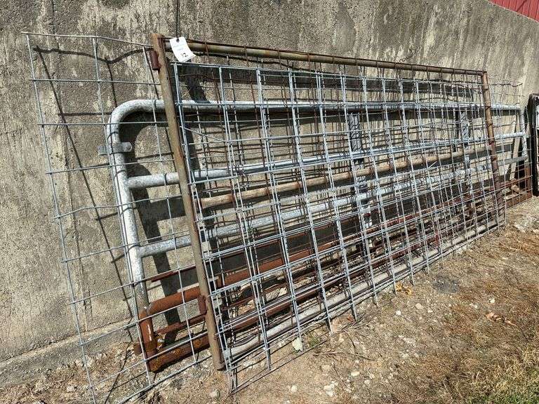 (1)-16" x 44" Pipe Gate; (1)-16' x 4'Box Wire Gate; (2)-10' x 4' Box ...