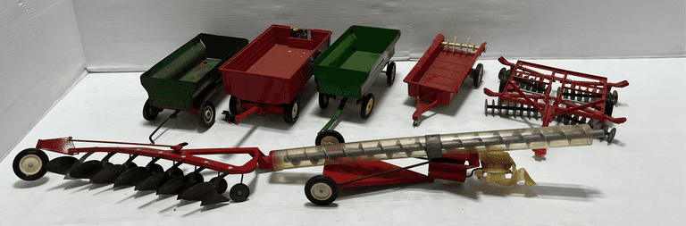 (4) Older Farm equipment toys, includes: International Harvester, John ...