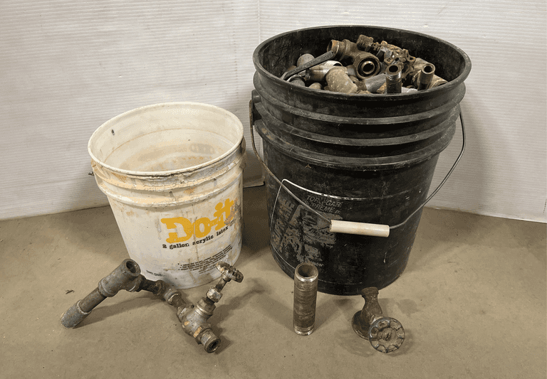 (2) Buckets of pipe fittings and valves, fair - Albrecht Auction Service