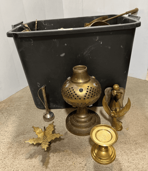 Over (50) items of old brass items, comes in variou sizes - Albrecht ...