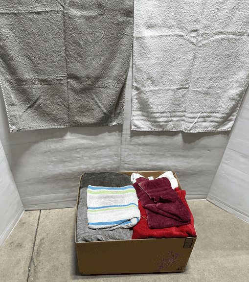 (25) Large bath towels and shop rags, most clean, some have stains and ...
