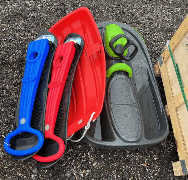 (4) Sleds, have wear - Albrecht Auction Service