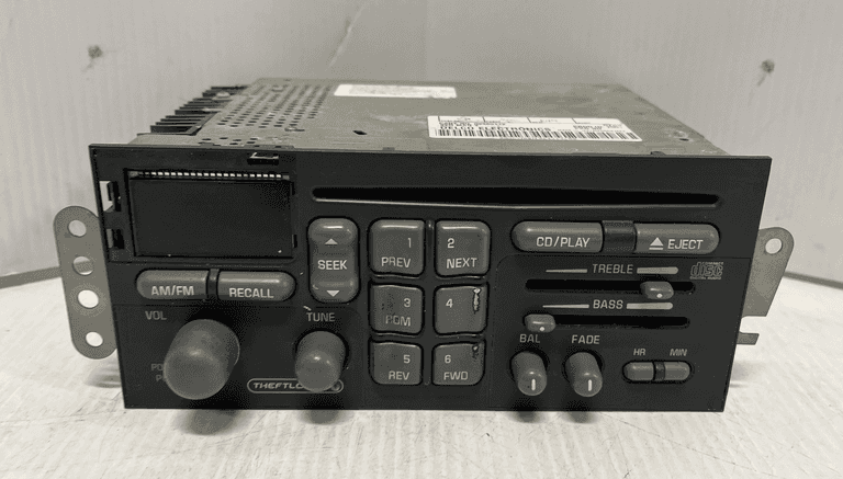 Delco AM-FM CD player, fair - Albrecht Auction Service