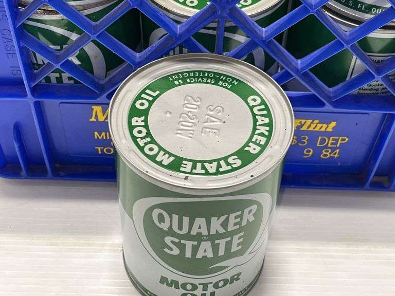 (18) Old metal Quaker State oil cans, nice, all full - Albrecht Auction ...