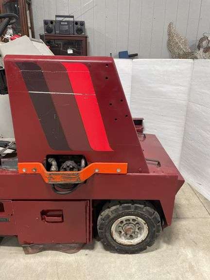 Professionally reconditioned Minuteman Powerboss CSS 82 floor scrubber ...