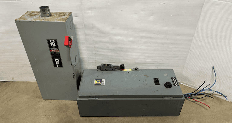 (2) Electric control boxes, good - Albrecht Auction Service