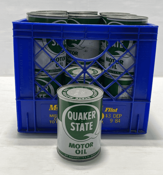 (18) Old metal Quaker State oil cans, nice, all full - Albrecht Auction ...