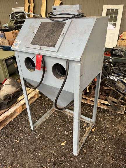 Sand blasting booth, 30"W x 25"D x 60"H, good, works - Albrecht Auction ...