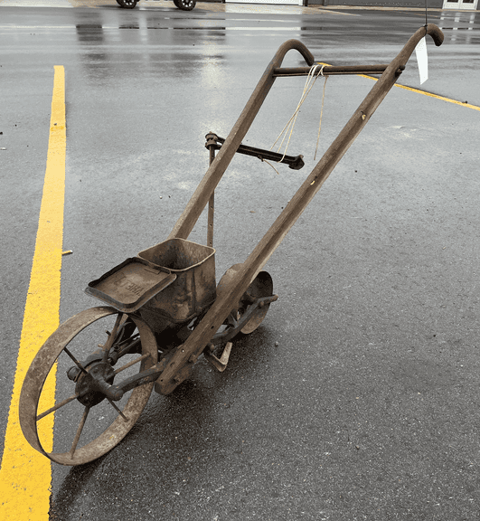 Older Jr. Planter No. 4 - Albrecht Auction Service