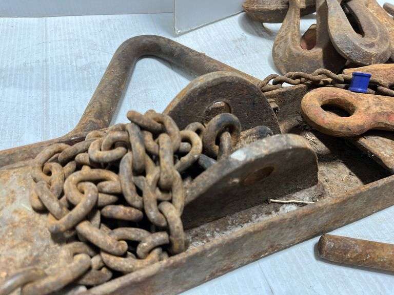 Draw bar, leveler, and (7) Hooks, used - Albrecht Auction Service