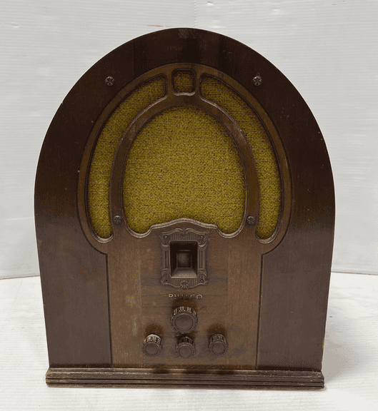 Philco 89B Radio, cathedral radio made between 1932 to 1936, broadcast ...