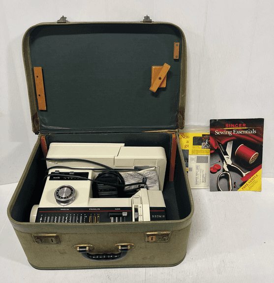Singer portable sewing machine with carry case and manual, 19 1/2"W ...