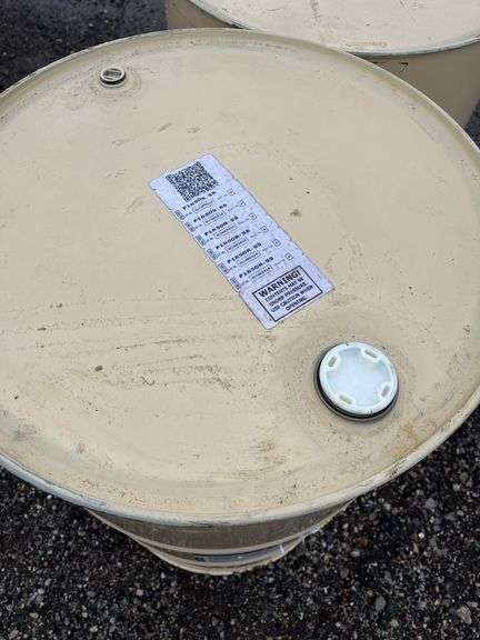 (2) Barrels with caps - Albrecht Auction Service