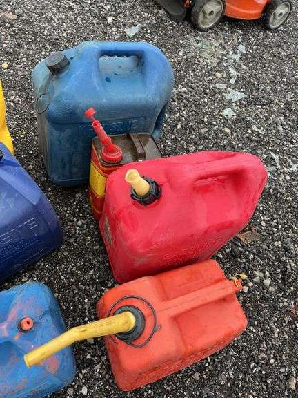 Diesel can, gas can, and kerosene, five- 1-gallon cans, two- 1/2-gallon cans - Albrecht Auction ...
