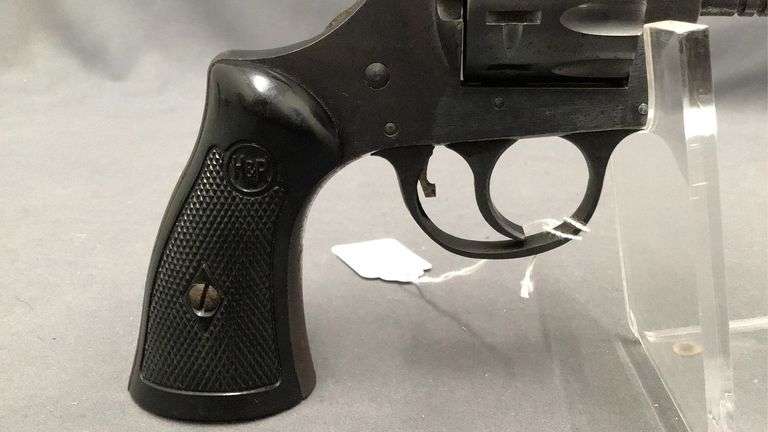 H&R Inc. Model 900 9-Shot Revolver, .22 Cal. - Albrecht Auction Service