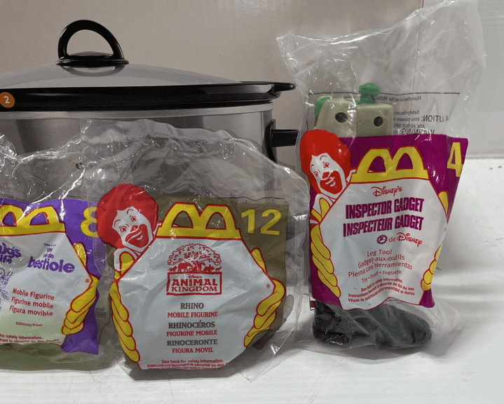 Approx. 7lbs. of McDonalds, Burger King, and Taco Bell kids meal toys ...