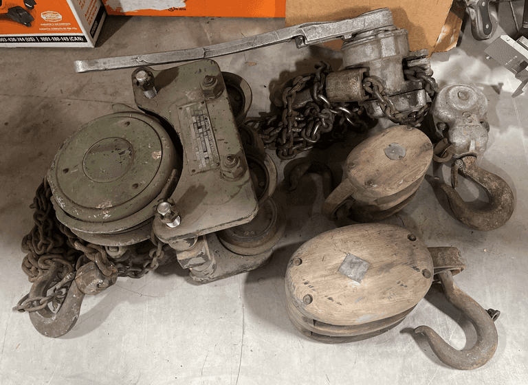 Set of block and tackle, 3/4-Ton chain fall hoist, hand operated; 3-Ton ...