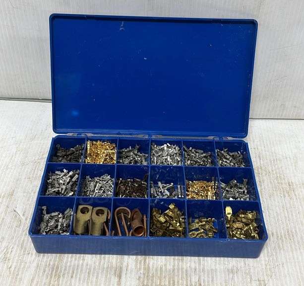 Assorted packard electric automotive terminals - Albrecht Auction Service