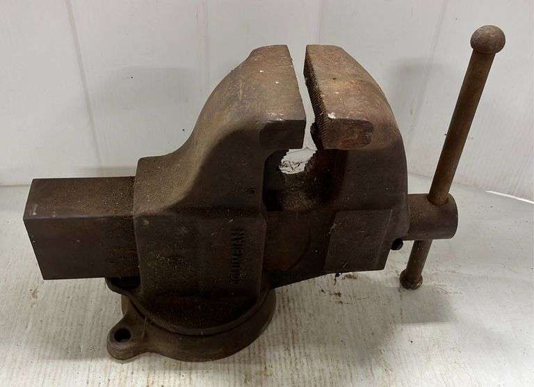 Columbian extra large vise with pipe claes, 4 1/2" jaws, 11 1/2"H ...