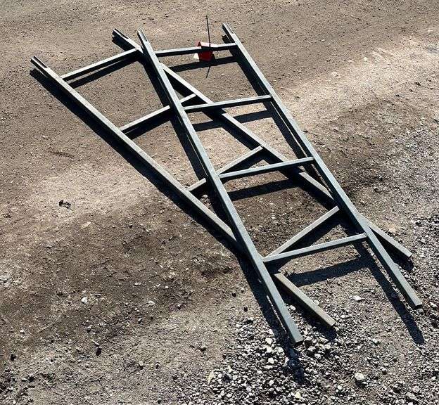 Tree Stand ladder with extensions, used - Albrecht Auction Service