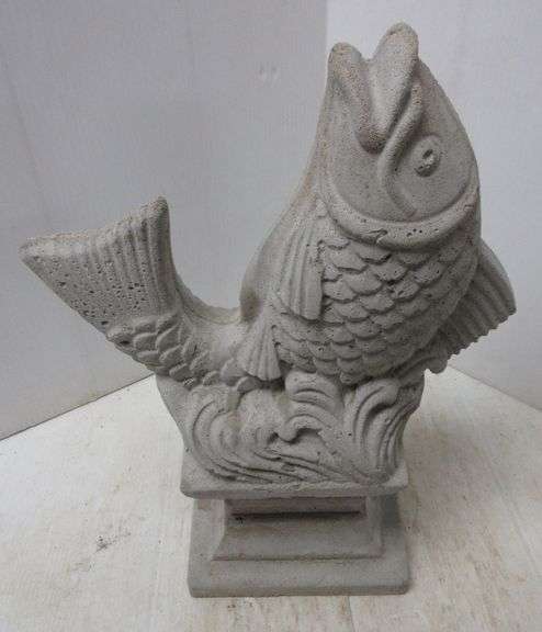 Concrete fish statue, 16"H, fair - Albrecht Auction Service